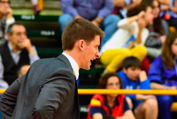 El Avenida destituye a Alberto Miranda - La Crónica de Salamanca