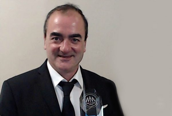 Víctor Reyes gana el Hollywood Music In Media Award - La Crónica de ...