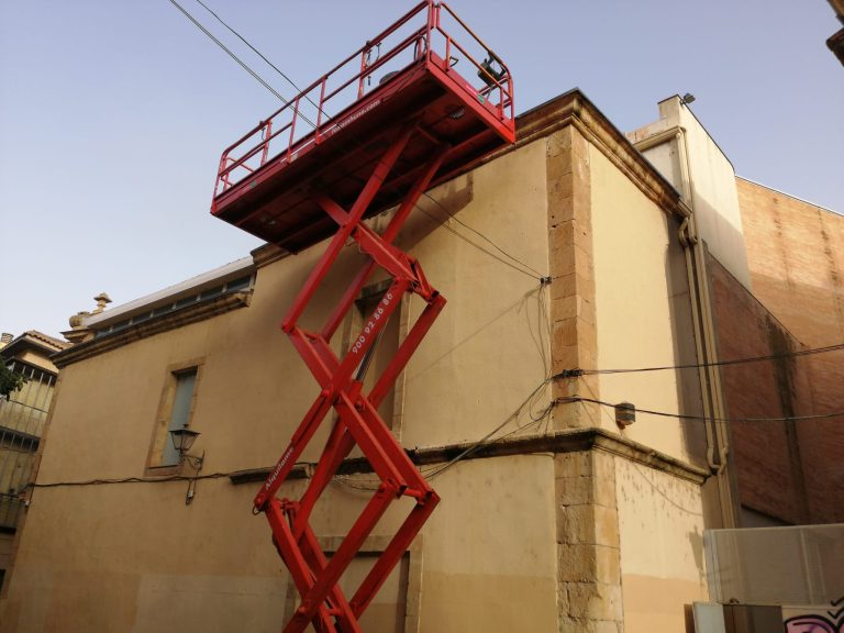 'Afinan' el Colegio Santa Cruz