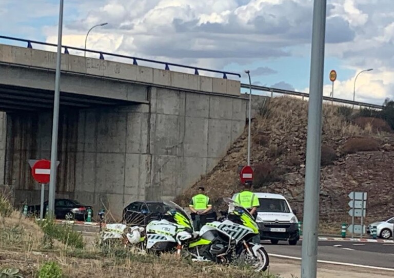 Colisionan en Salamanca un y un coche con un bebé a bordo