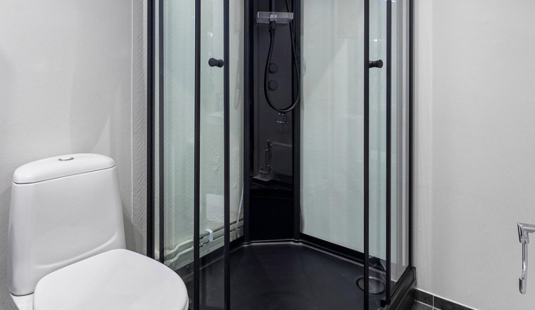 Las nuevas duchas de moda tienen sonidos, luces y aromas