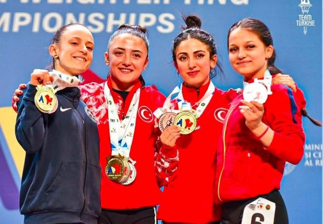 Marta García se cuelga tres medallas y un récord en el Europa Absoluto ...