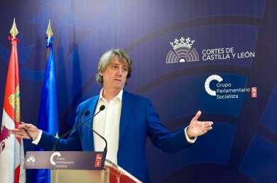 Martínez acusa a Mañueco de “tragar” por “su sillón” con un acuerdo “de ...