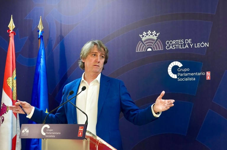 Martínez acusa a Mañueco de “tragar” por “su sillón” con un acuerdo “de ...
